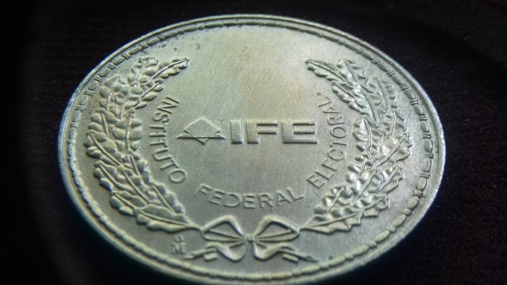 ¿PUEDO TRAMITAR MI CREDENCIAL DEL IFE ANTES DE LOS 18?